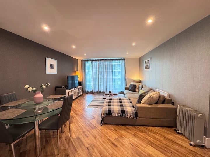 The Thames Pearl 2-bedroom Flat River View - Londres