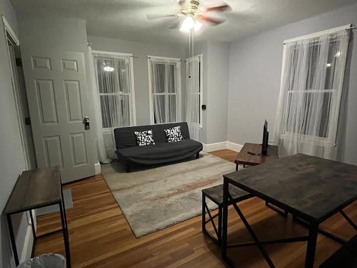 Cozy 2br Getaway Near Boston & Salem - Lynn, MA
