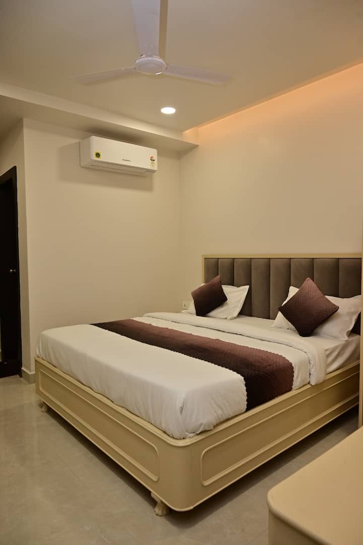 Modern 2 Room Flat | Pearl Of Varanasi - 瓦拉那西