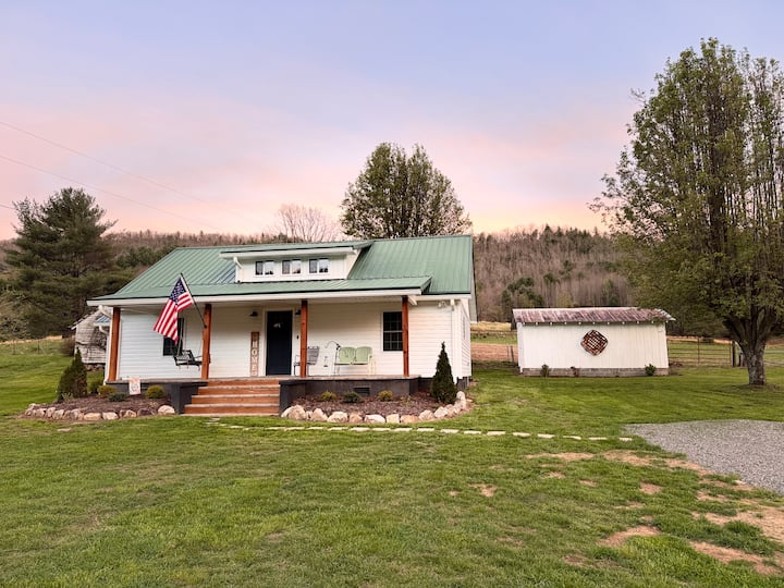 Charming Farmhouse, Come Relax At Mamaw's House - Watauga Lake, TN