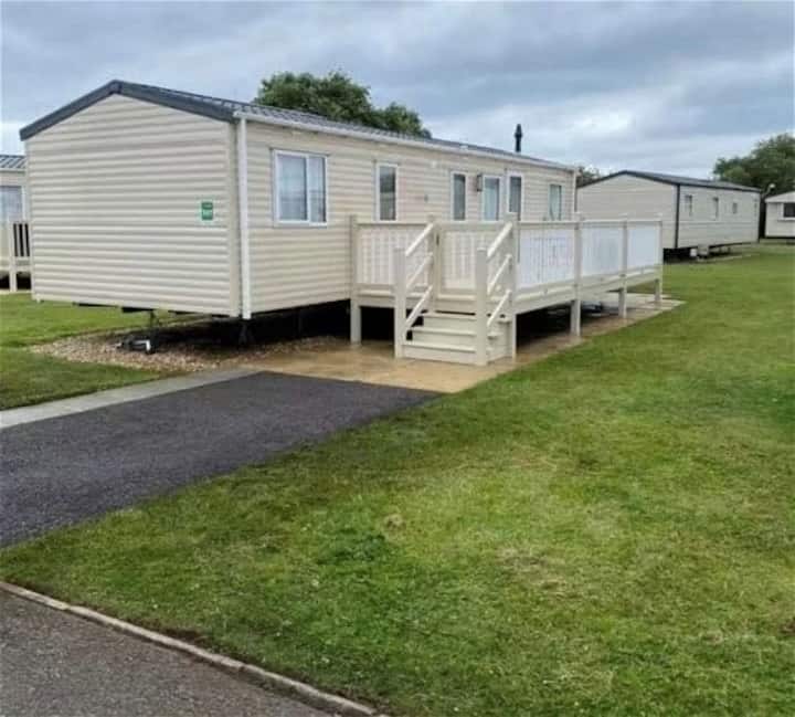 Massive Family 10 Berth Caravan Butlins Skegness - Ingoldmells