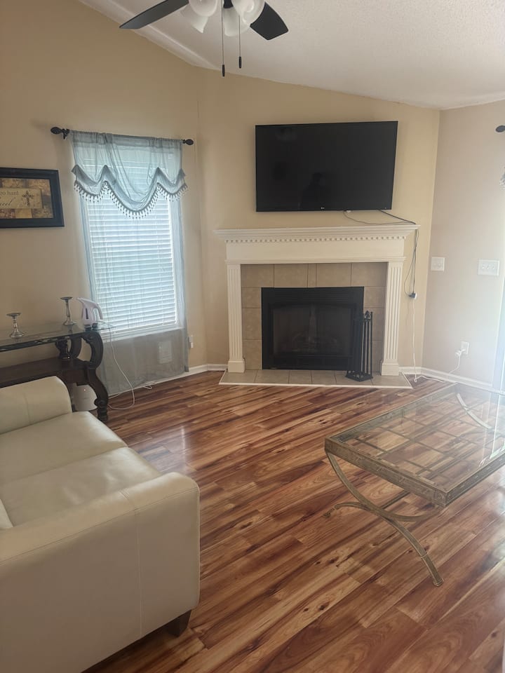 Home In Greenville - Greenville, NC