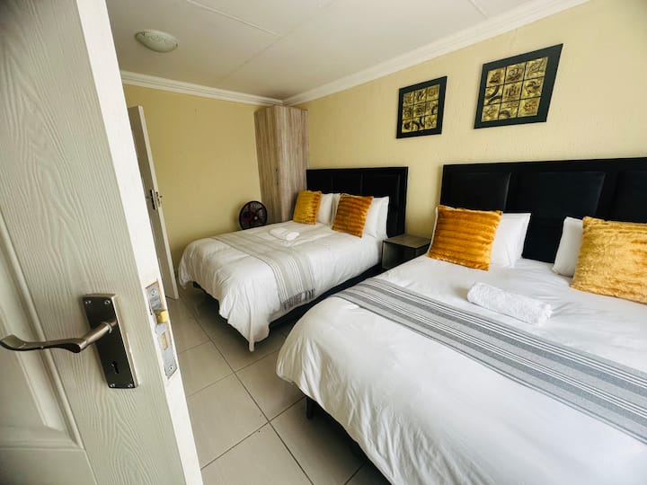 Mbt Guesthouse Mankweng Mamadimo Doubt Bd - Mankweng