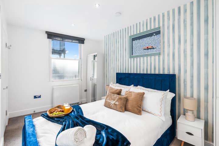 Scroll Stopper In The City Centre.! - Brighton Marina