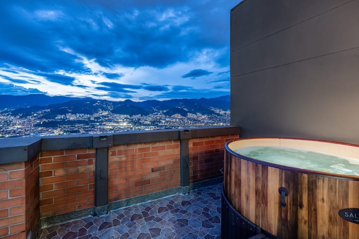 Ph 5star, 3br+wfi+jacuzzi+laundry+near Provenza+ac - Medellín