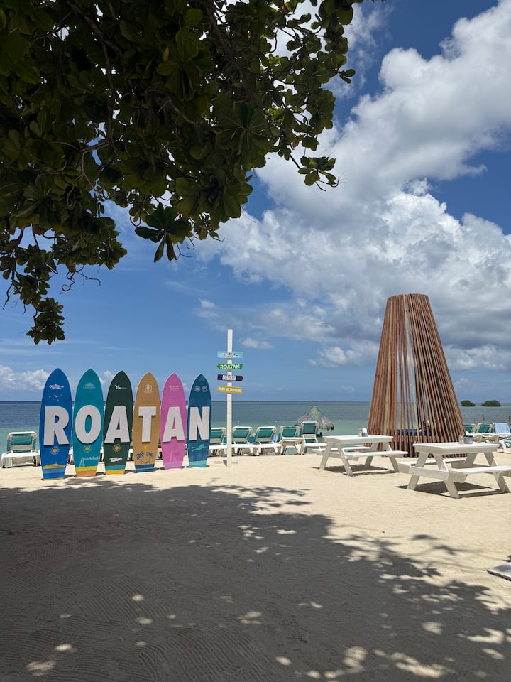 Villa Coral Modern Condo In Sandy Bay, Roatán Hn - Roatán