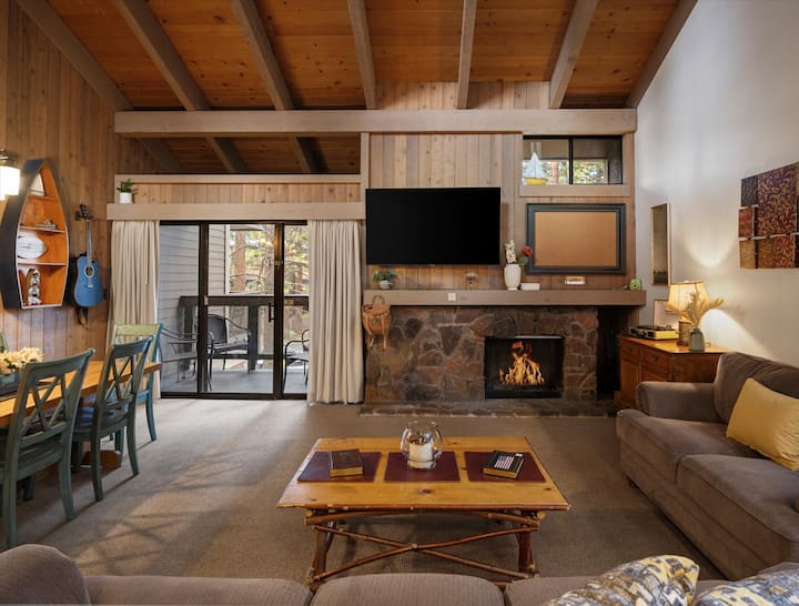 Cozy Tahoe Retreat - Walk To Lake - Near Heavenly - South Lake Tahoe, CA
