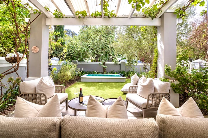 Lush Garden (Incl. Breakfast & Service) - Franschhoek