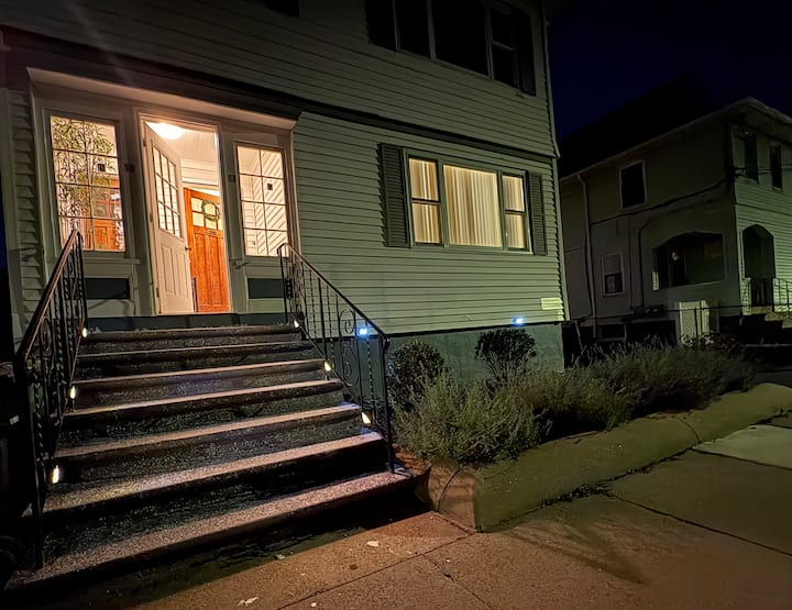 A Large 2 Bed Apartment For Six• 5 Min To Harvard - Medford, MA