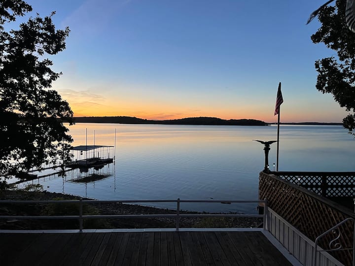 Traditional Lake House Overlooking Lake Eufaula - Lake Eufaula State Park, Checotah