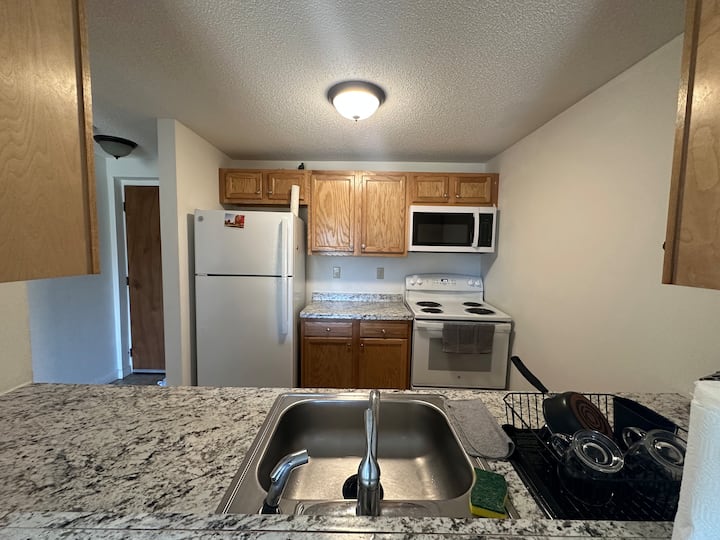 Cozy 2-bedroom Apartment 12 Minutes To Boston - Revere, MA