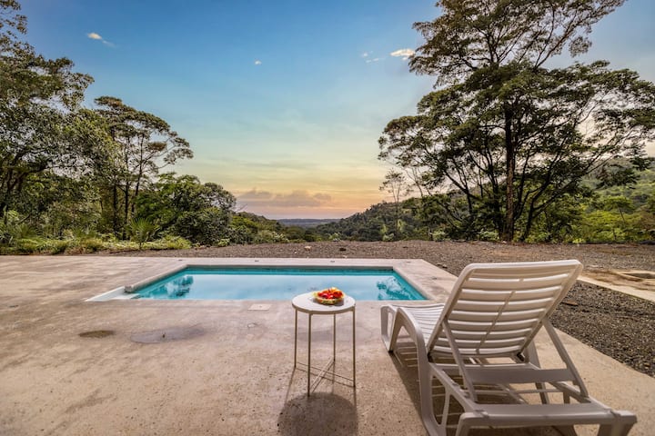 Stunning Oceanview Container House With Pool - Costa Rica