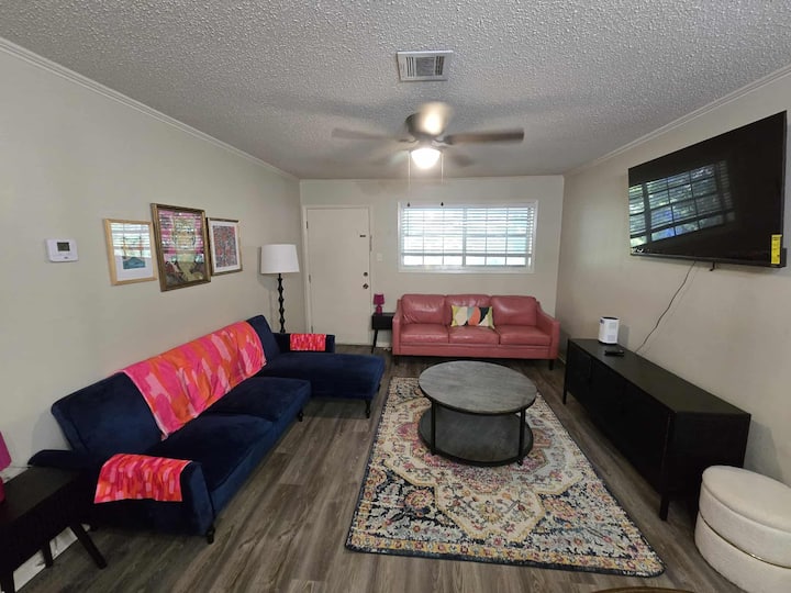 Briarwood Manor -The Pink Place- - Monroe, LA