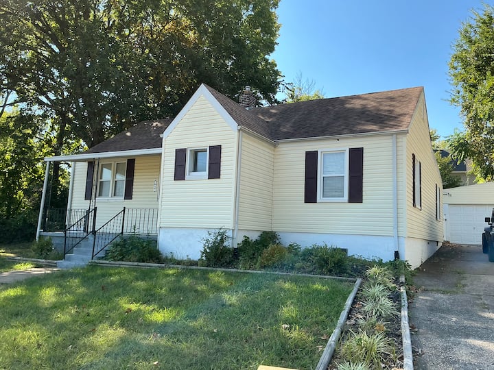 Spacious Home In The Heart Of Webster Groves Mo - Kirkwood, MO