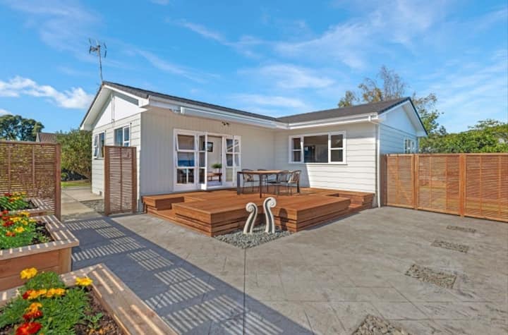 Sunlit Haven - Gisborne