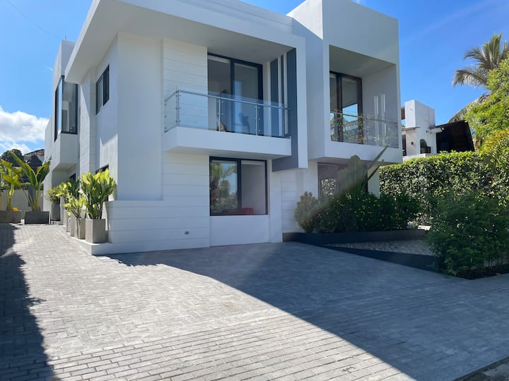 Espectacular Casa En Condominio La Estancia Melgar - Melgar