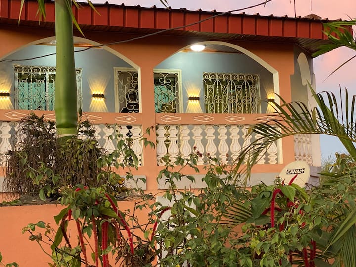 "Dielyse" Au Rond Point Express Yaoundé - Yaounde