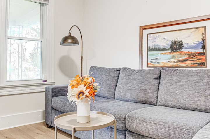 Cozy 2br • Pet-friendly • Near Niagara Falls - St. Catharines