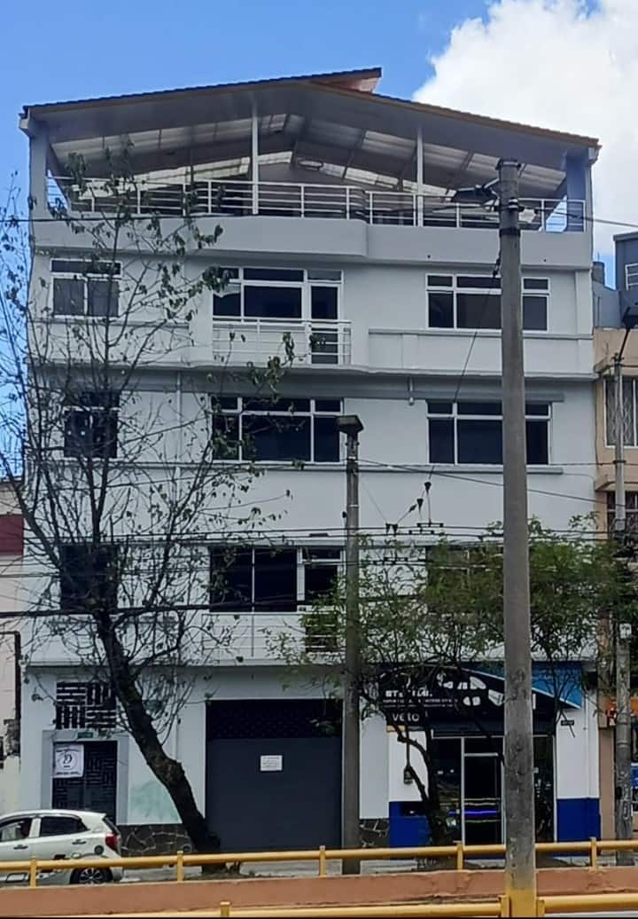 Bz Edificio
Apartamentos Y Habitaciones Airbnb - Quito