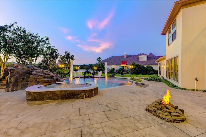 Welcome To Your Ultimate Getaway -Stunning Luxury! - Katy, TX