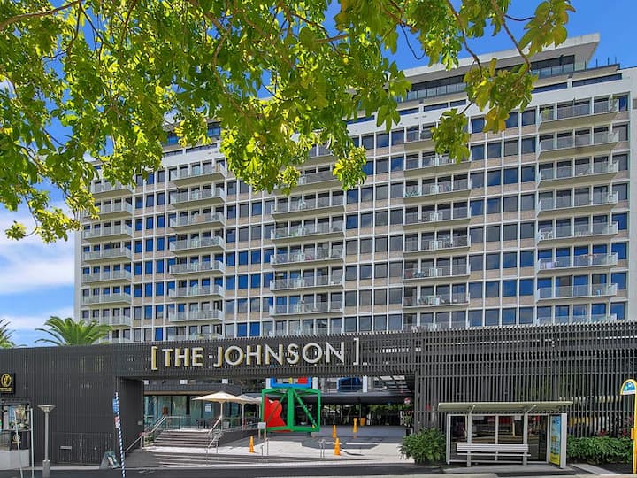 Private Bedroom & Bathroom - Spring Hill