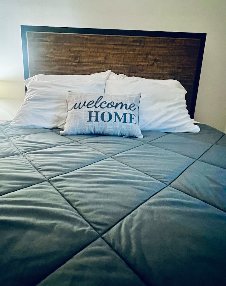 2 Queen Beds And 2 Airbeds! 1 Hr From Or Coast! - Salem, OR