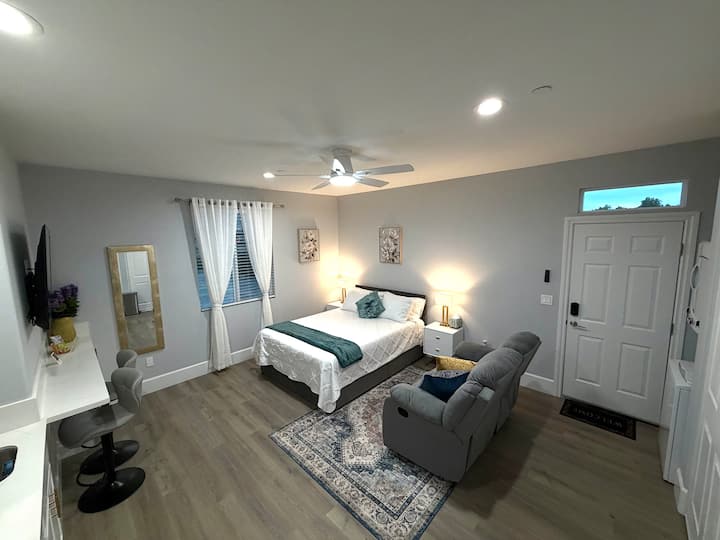 Private Studio Oasis | Kitchenette | Washer/dryer - Perris, CA