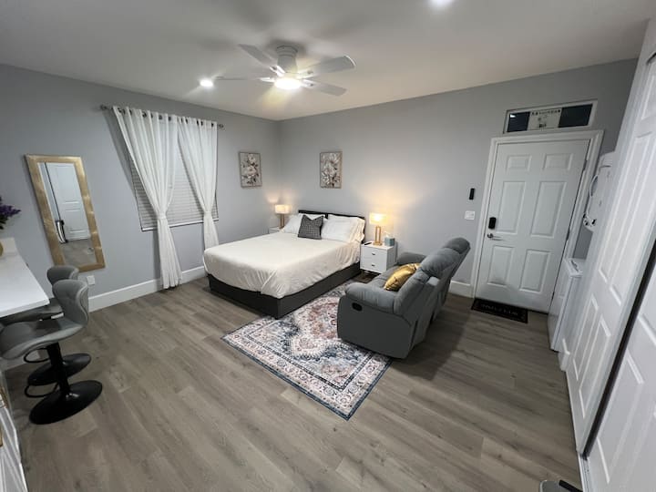 Private Studio Oasis | Kitchenette | Washer/dryer - Menifee, CA