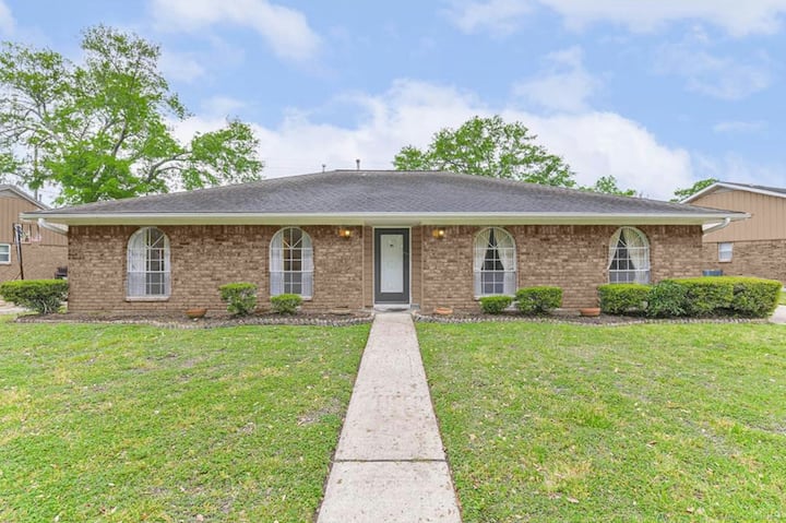 Retro 3 Bedroom In Northwest Houston - Willowbrook - Houston