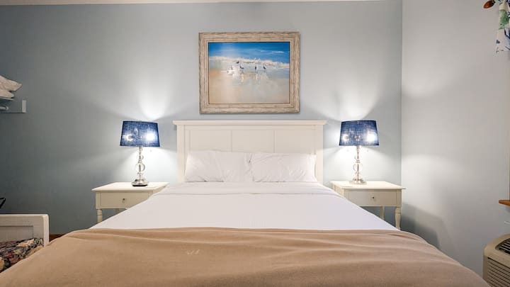 Unbeatable Location + Free Bikes + Discounts - Ocracoke, NC