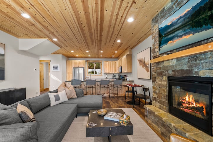 Modrn Lux Ski Chalet • Deck Views Fireplace Skiing - Sandpoint, ID