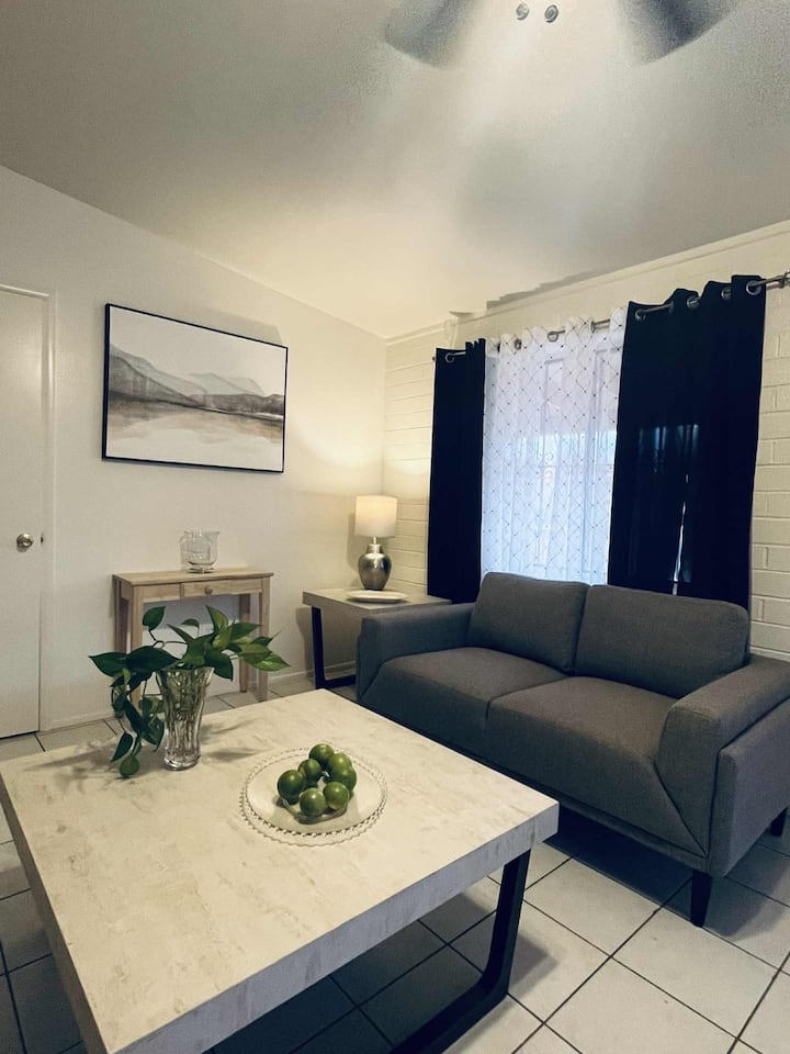 Cozy House & Office 2 Bd 2 Ba - Tucson