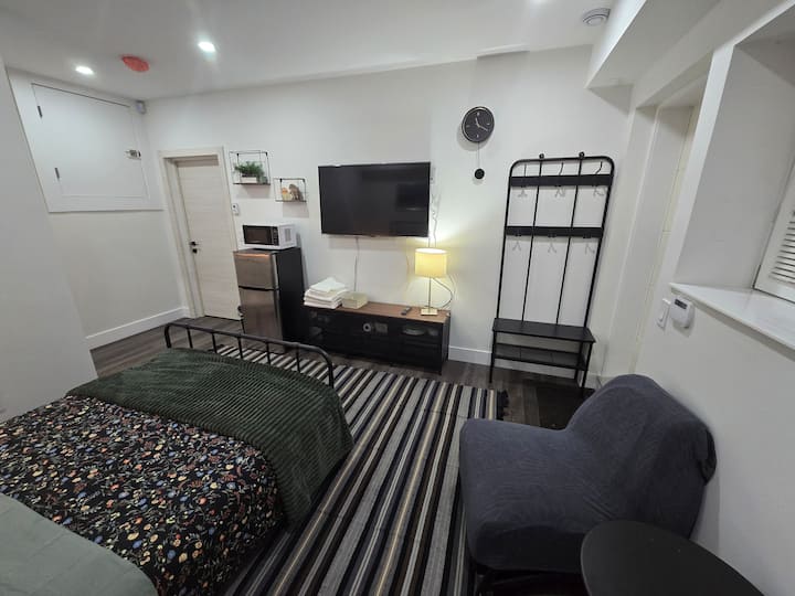 A Cozy Basement Suite - Coquitlam