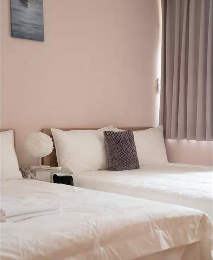 Sogo Dep/ Daan/east District/ Free Airport Pick Up - 대만