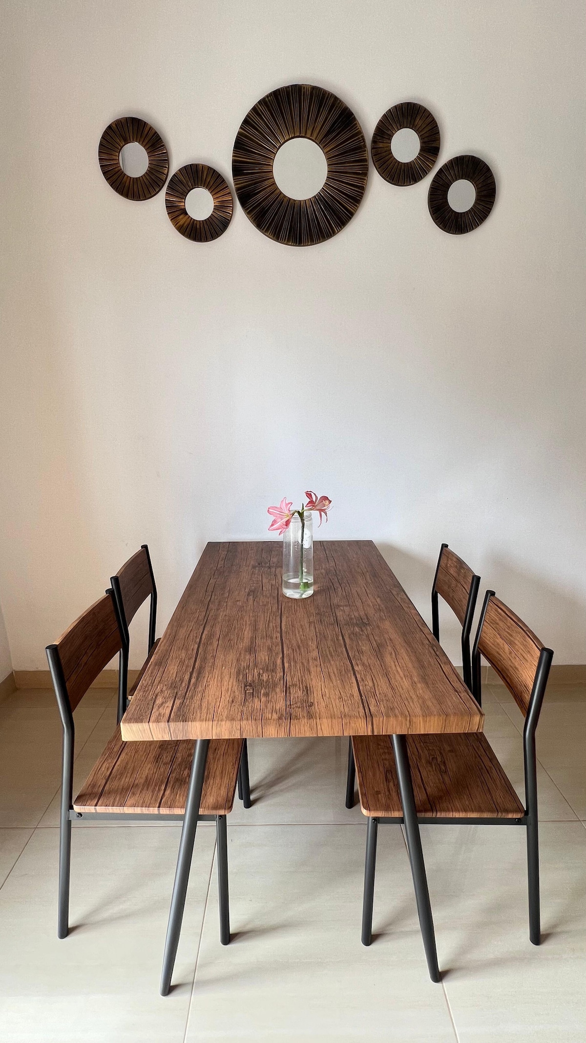 Aesthetic house that is quiet, comfortable with wifi&Netflix - Houses ...