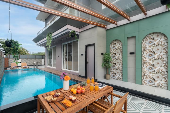 A 10br Castle - Lonavla