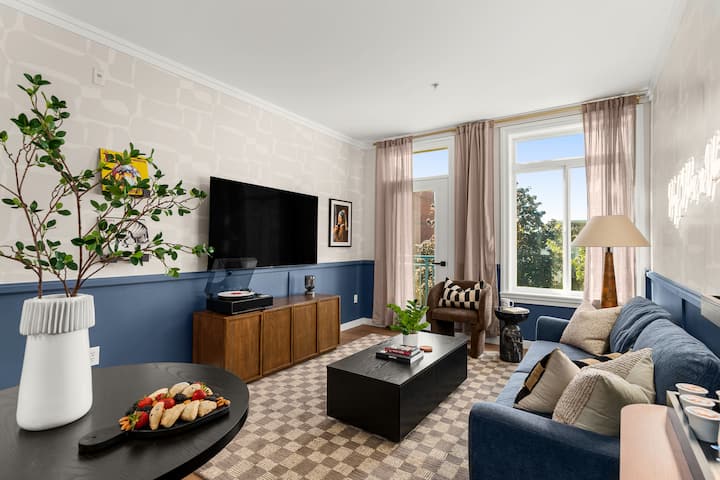 Welcome To Cloudline! Pool! Hot Tub! Sauna! - Seattle, WA