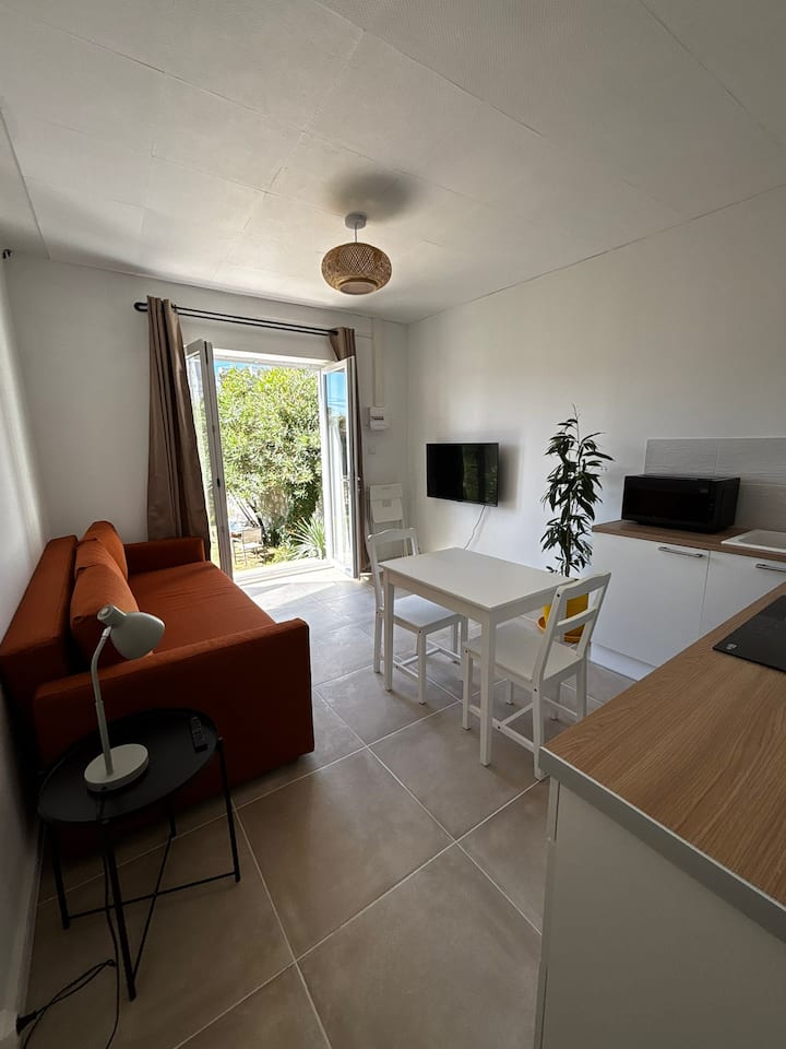 Appartement Centre-ville Avec Jardin. - Martigues