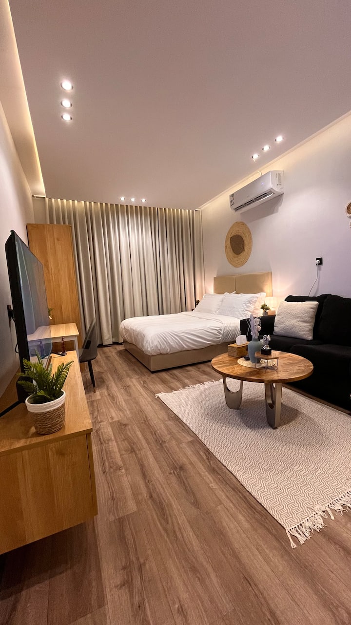 استديو خيّال الهادئ بدخول ذاتي 2a - Riad