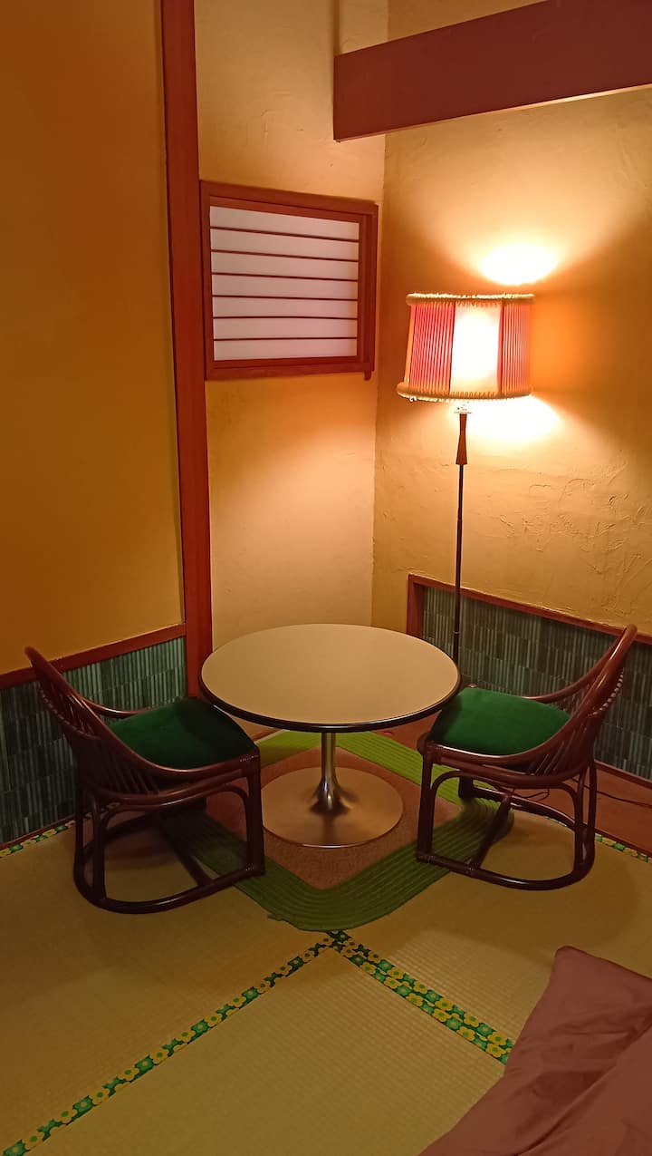 チェックイン柔軟/瓦町駅徒歩3分/最大6名/寝室3部屋/セミダブル布団/風呂1トイレ2 - Takamatsu