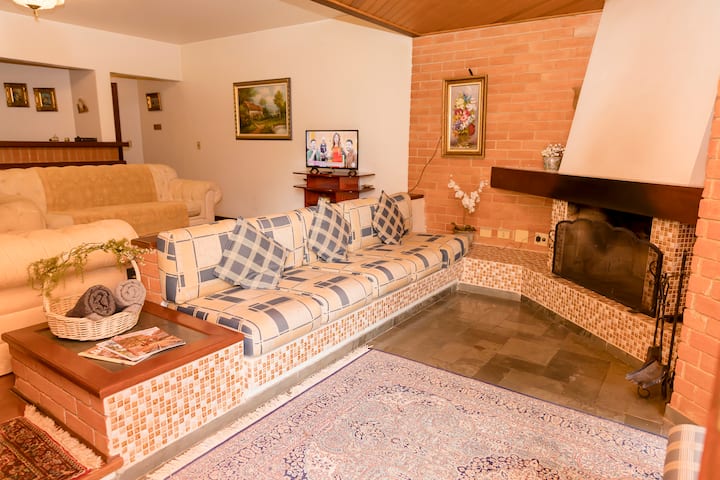 Apto No Coração De Campos (5min A Pé Do Centrinho) - Campos do Jordão