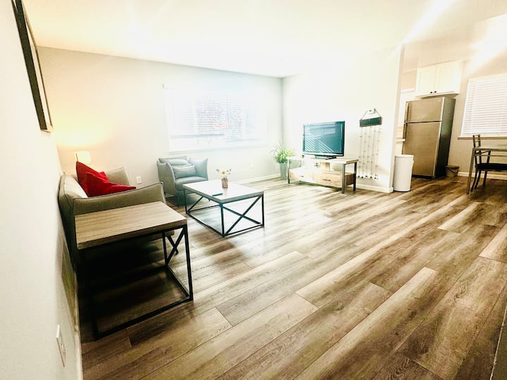 2 Bedrooms 1 Bathroom Home Near Apple Park - Sunnyvale, CA