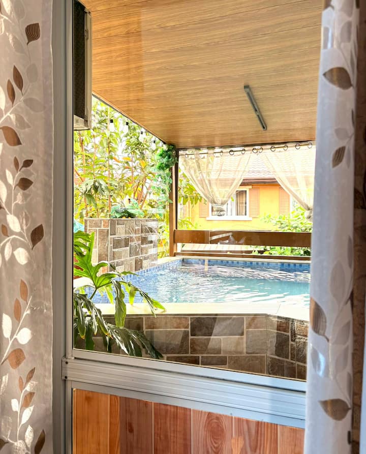 Private House, W/ Mini Pool, Videoke & Billiard - Quezon City