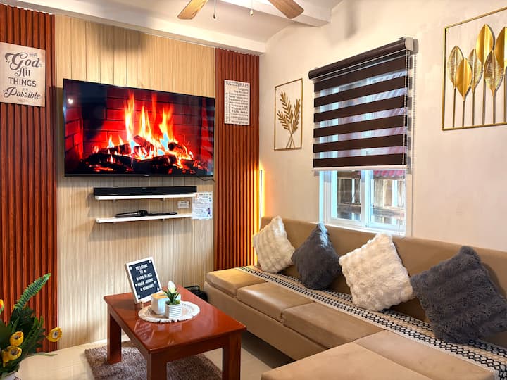 Cozy Home, W/ Mini Pool, Videoke, And Billiard - Quezon City