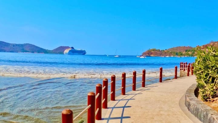 Casa El Encanto Zihuatanejo - A Metros De La Playa - シワタネホ