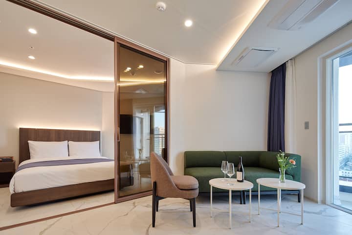 [신규 호텔] 투베드룸, 4인 투숙 가능, 가족/친구 여행에 적합, 보타닉 스위트 - Seoul