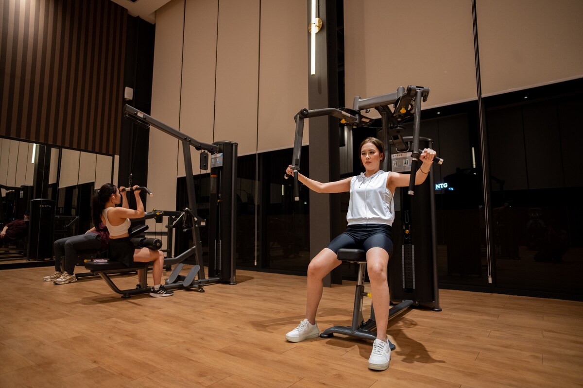 Monolocale tranquillo all'ultimo piano vicino a 1 Utama e MRT - Airbnb