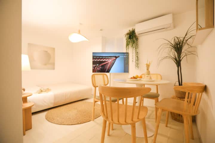 [ New] 홍대입구역 5분/경복궁27분/북촌한옥마을25분/국립중앙박물관16분/ddp16분 - Seoul