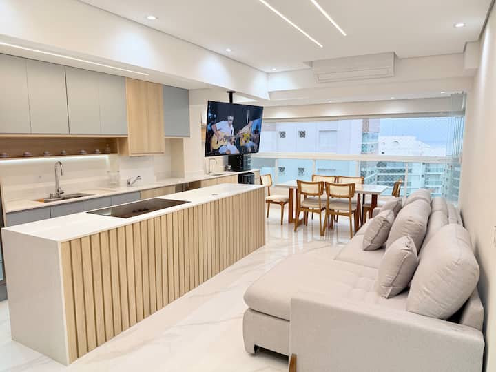 Apartamento 2 Dormitórios Praia Das Astúrias - Santos, Brasil