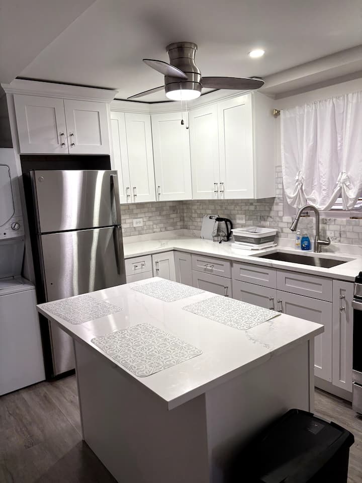 Mdw Airport Walking Distance, 3 Bedroom - Cicero